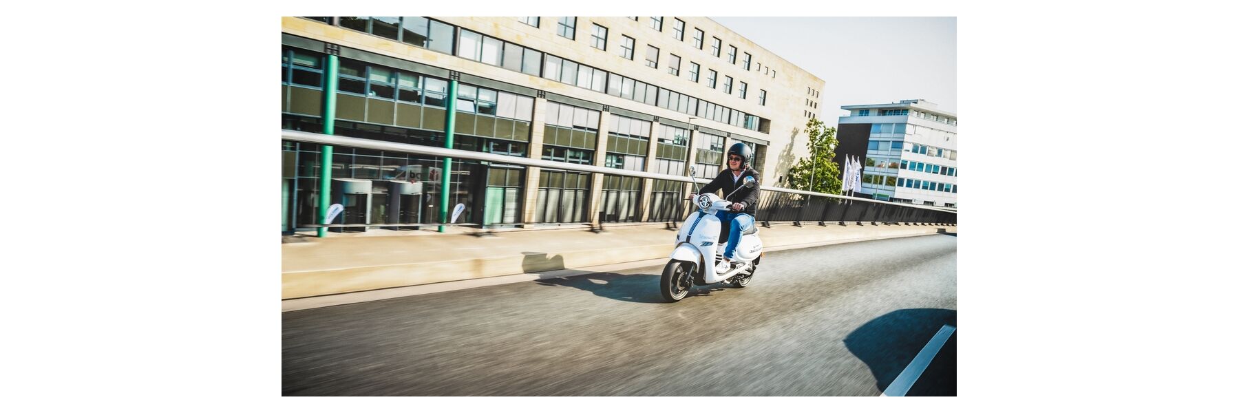 Der Spannende E Roller 80 Km H Mit Power Und Style